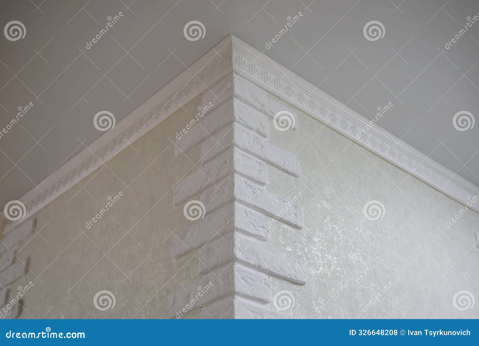 Detail of Corner Ceiling Cornice with Intricate Crown Moulding Stock ...