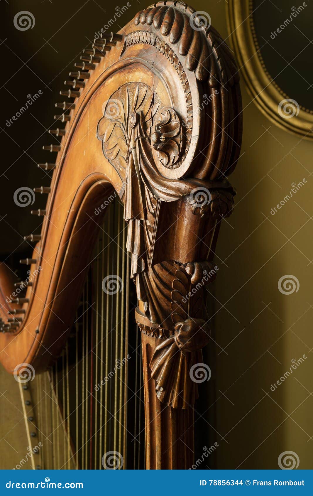 Detail Einer Klassischen Harfe Stockfoto - Bild von harfe, klassisch ...