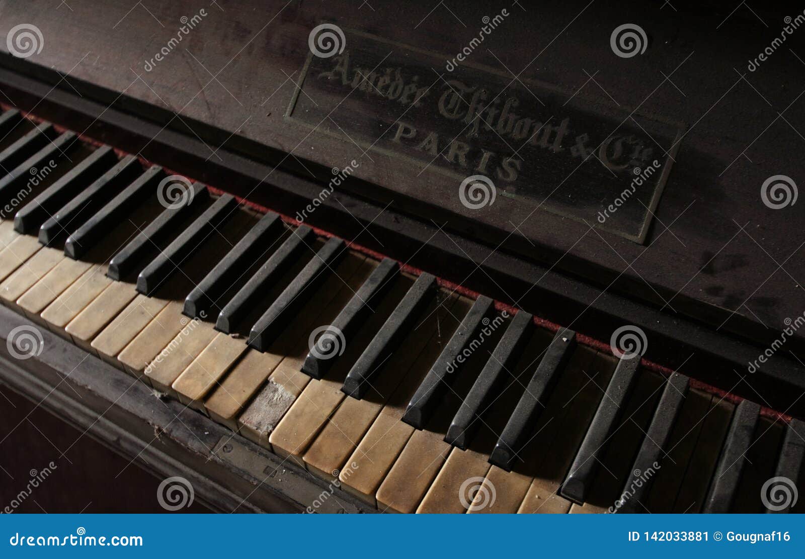 Broken String Of Pearls - Memorial Of A Plane Crash Of Uberlingen ...