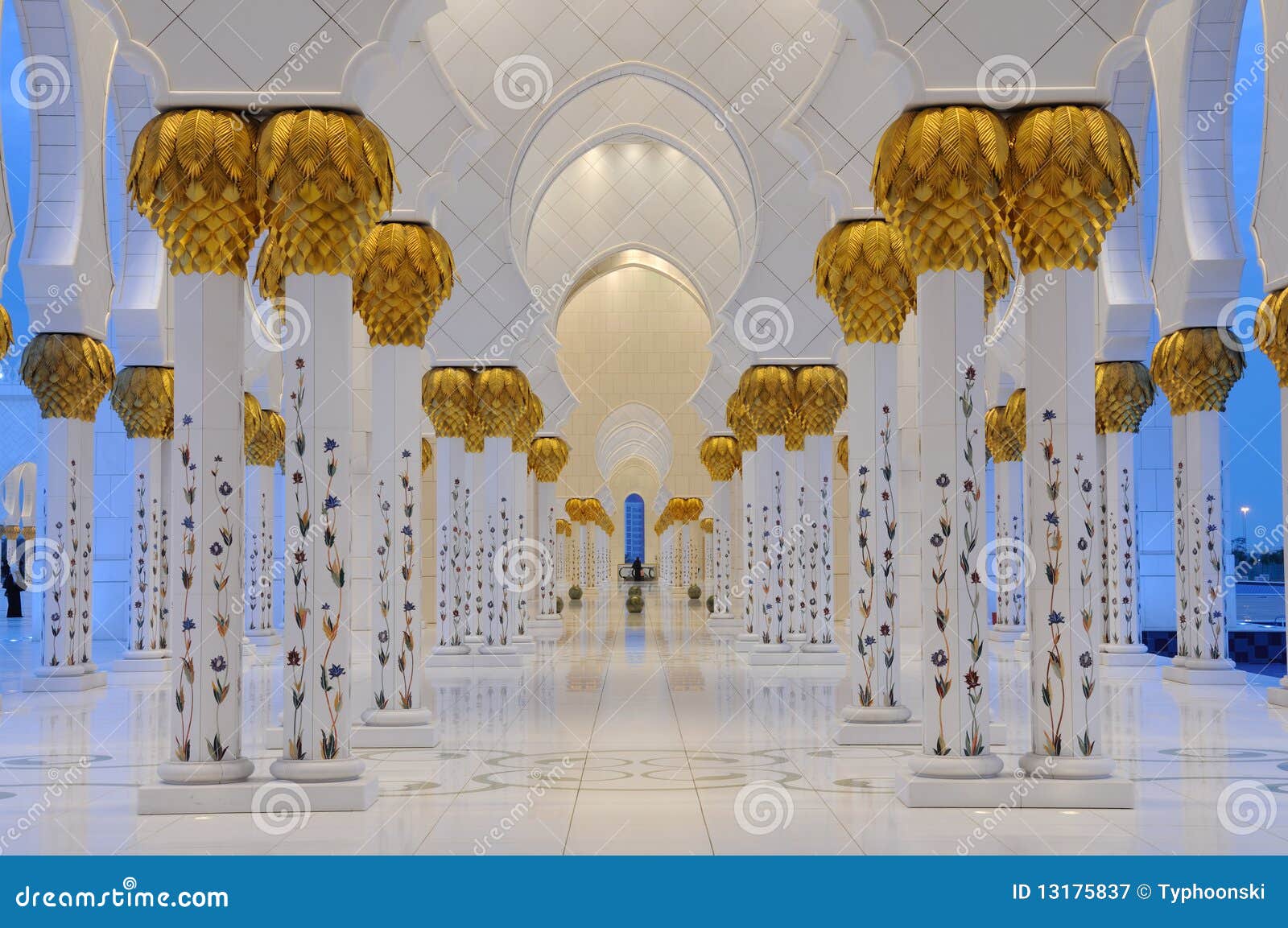 Detail of the Sheikh Zayed Mosque Stock Image - Image of hallway ...