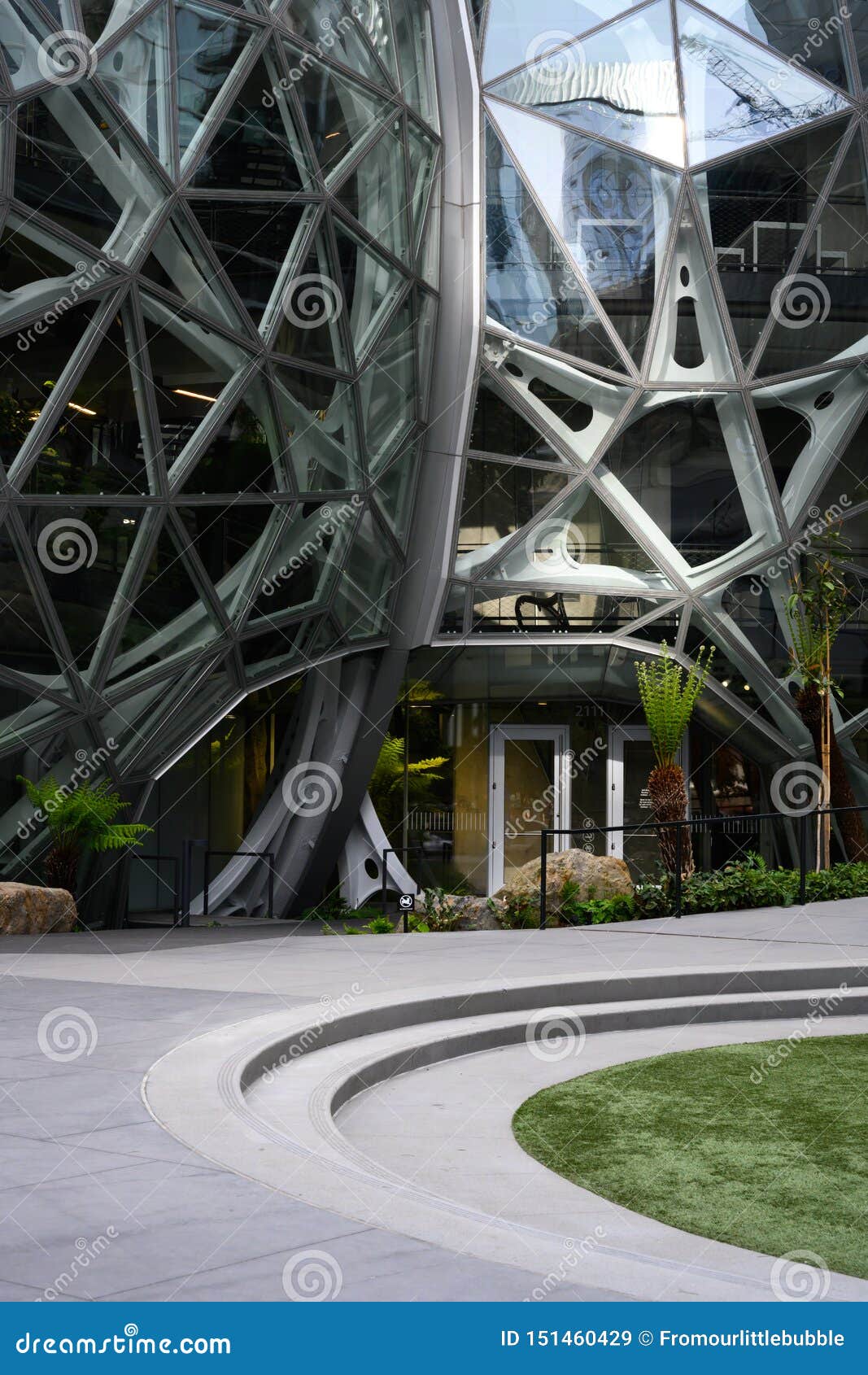Amazon Seattle Headquarters - Spheres Under Construction Editorial ...