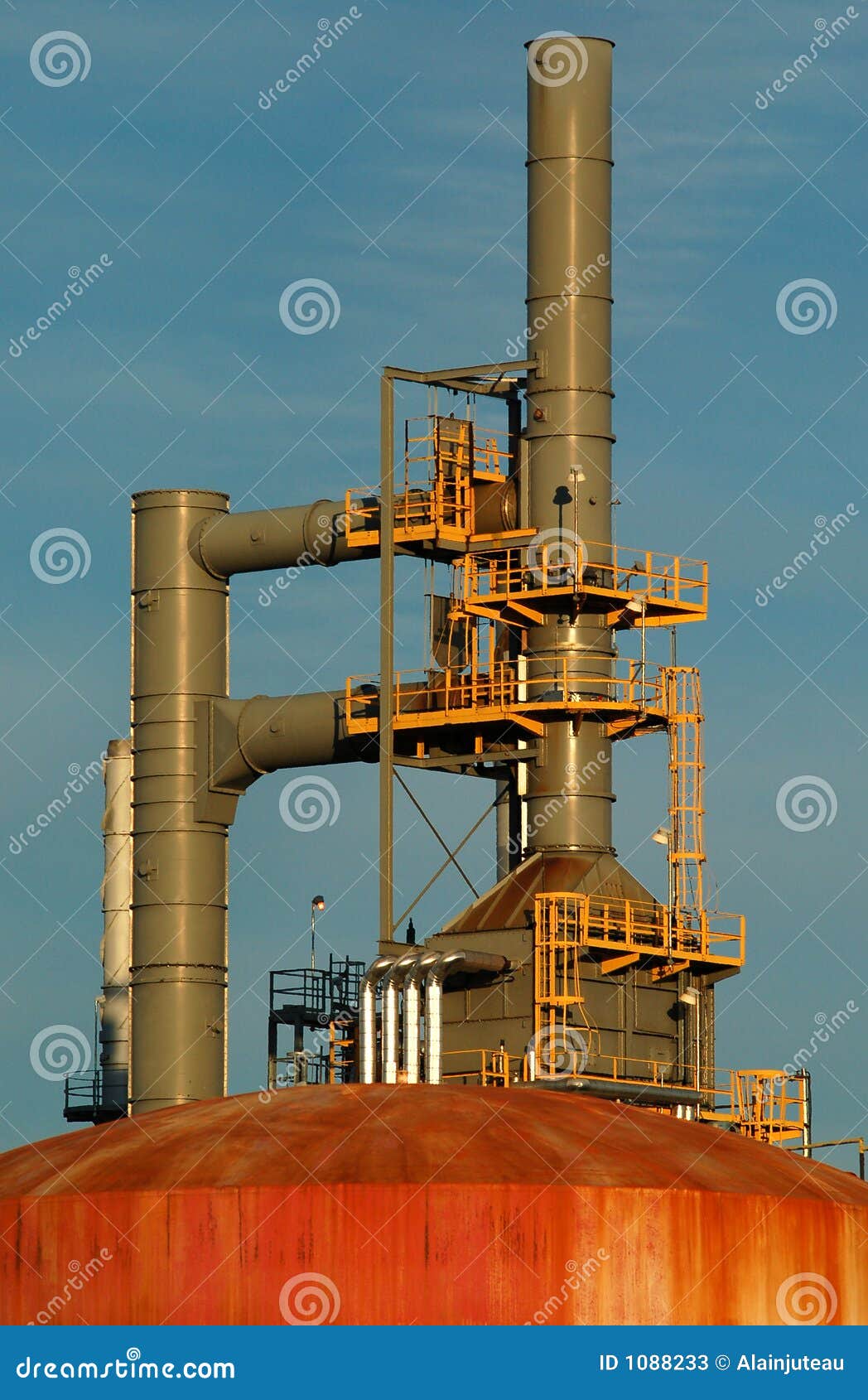 Detail Van Een Raffinaderij 12 Stock Afbeelding - Image of ...