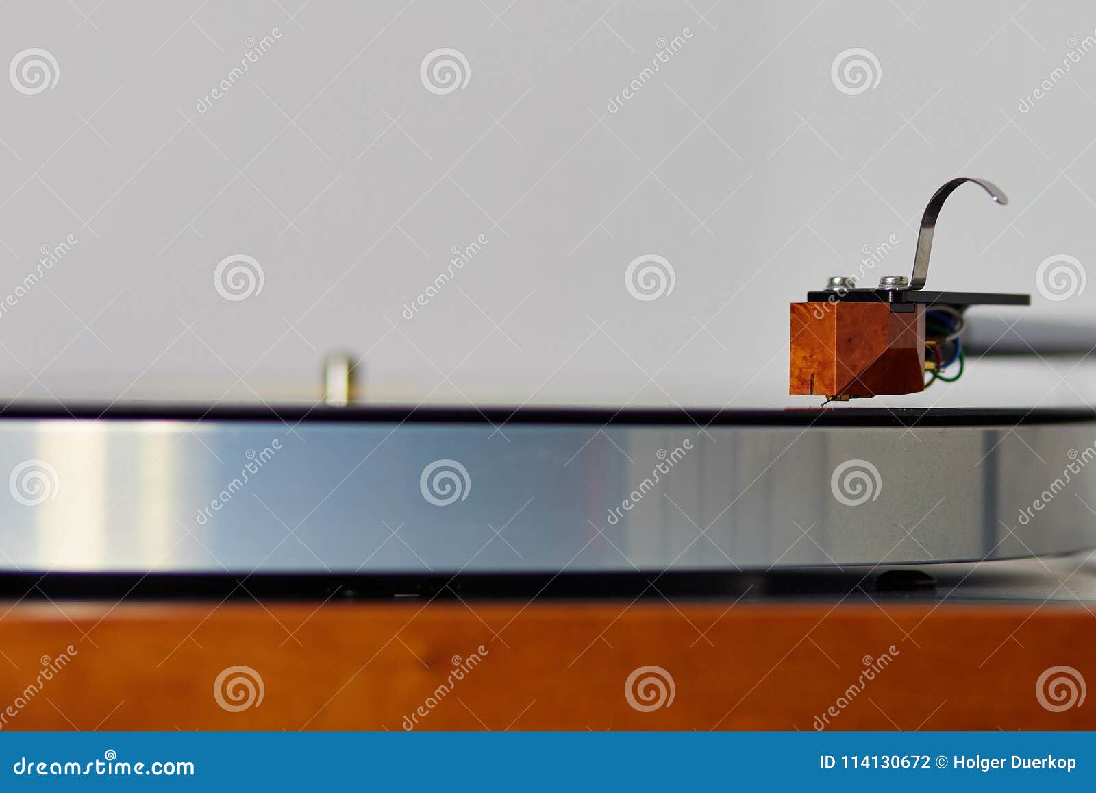 Detailed View of a Hifi Turntable Stock Photo - Image of harbor, beach ...