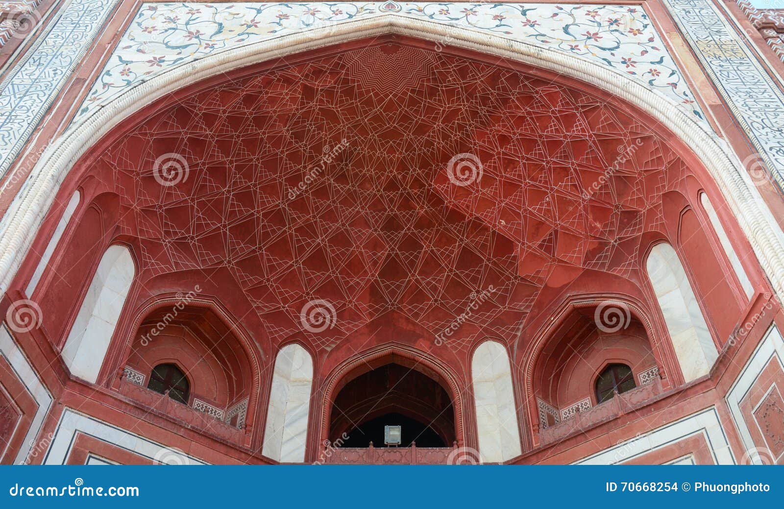 Details of the Dome at Agra Fort in India Stock Photo - Image of view ...