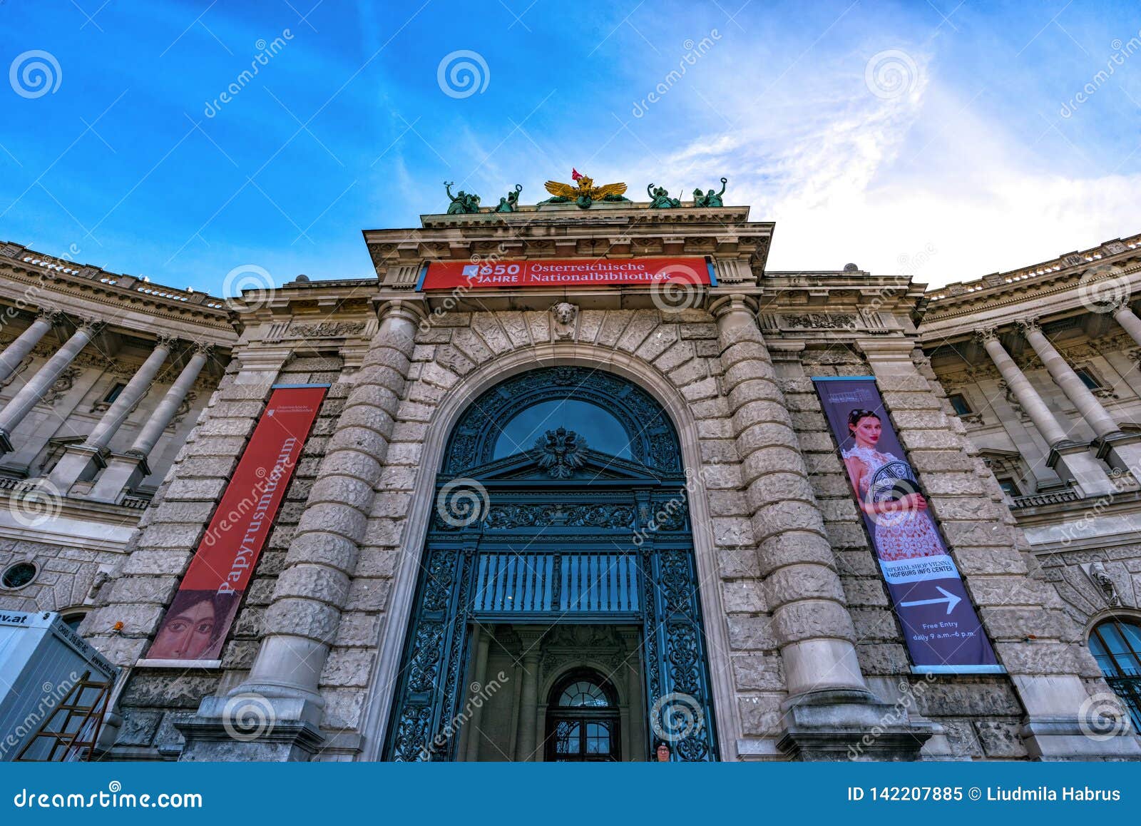 Details of the Facade of the Hofburg Palace with Heldenplatz in Vienna ... Details of the Facade of the Hofburg Palace with Heldenplatz in Vienna ...
