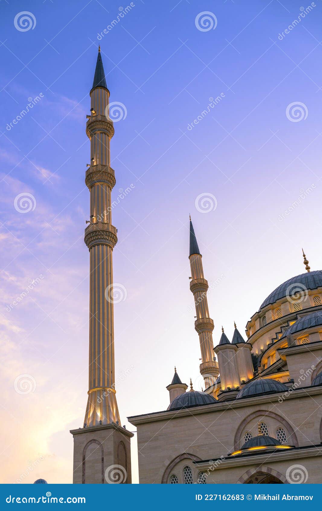 The Details of Main Mosque of the Chechen Republic - Heart of Chechnya ...