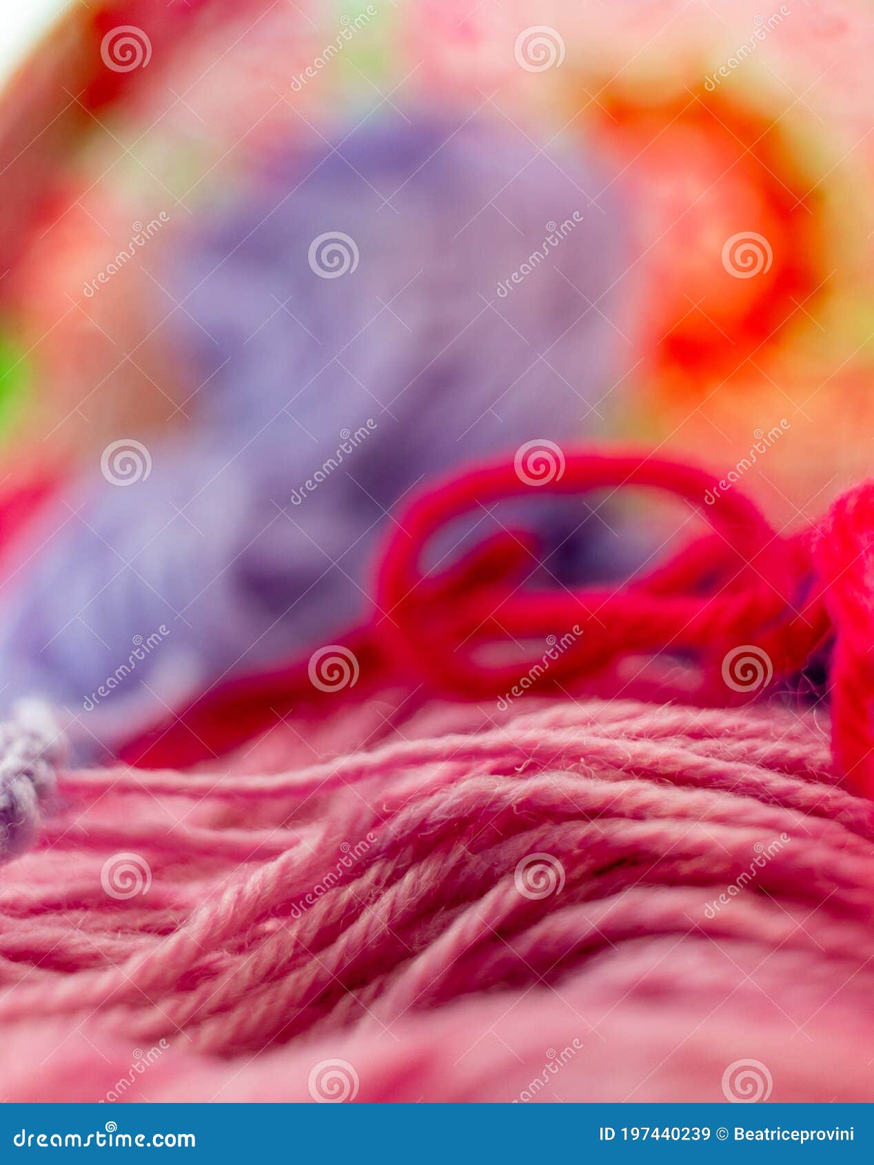 Details Pink and Red Balls Wool in Wicker Basket Stock Image - Image of ...