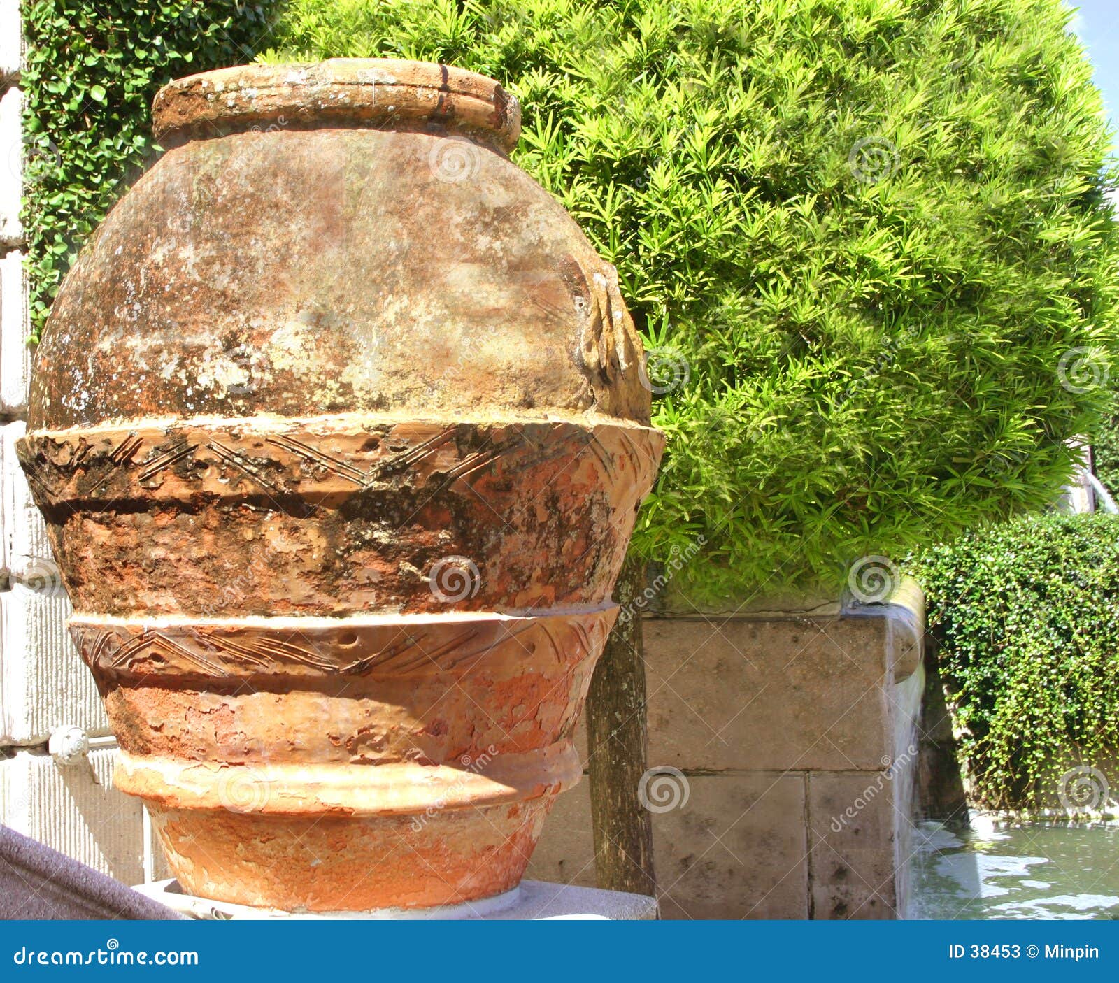 Details Of Red Clay Pot Picture. Image: 38453
