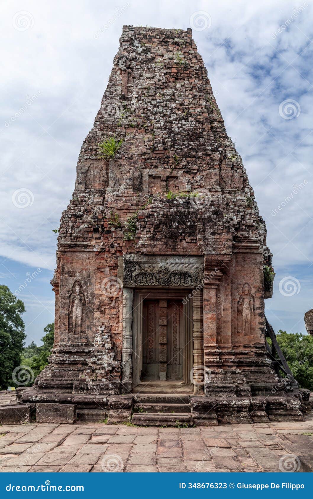 Details, Sculptures and Structures of the Pre Rup Temple in Cambodia ...