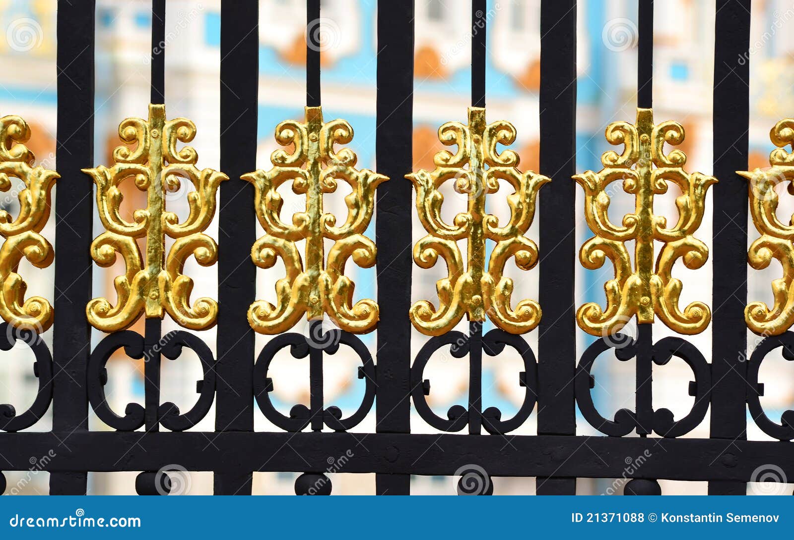 Details van gouden poort stock foto. Image of herenhuis - 21371088