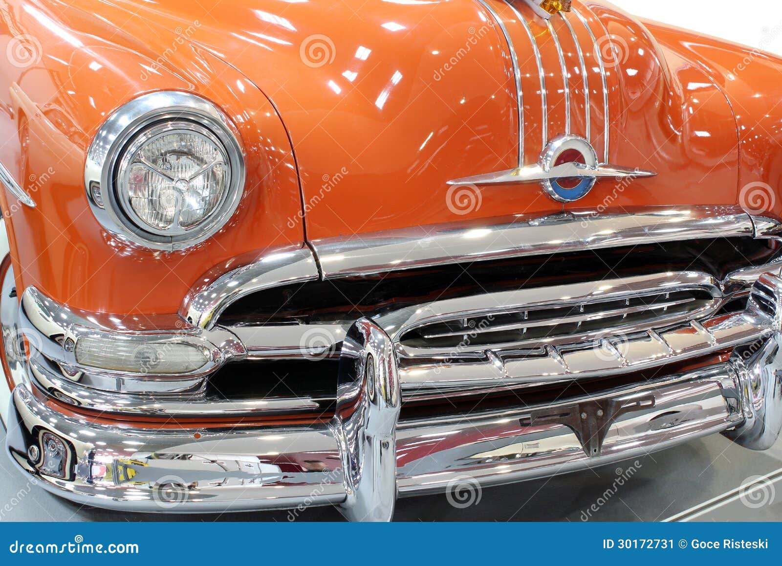 Amortecedor Do Cromo Do Carro Do Oldtimer Imagem de Stock - Imagem de ...