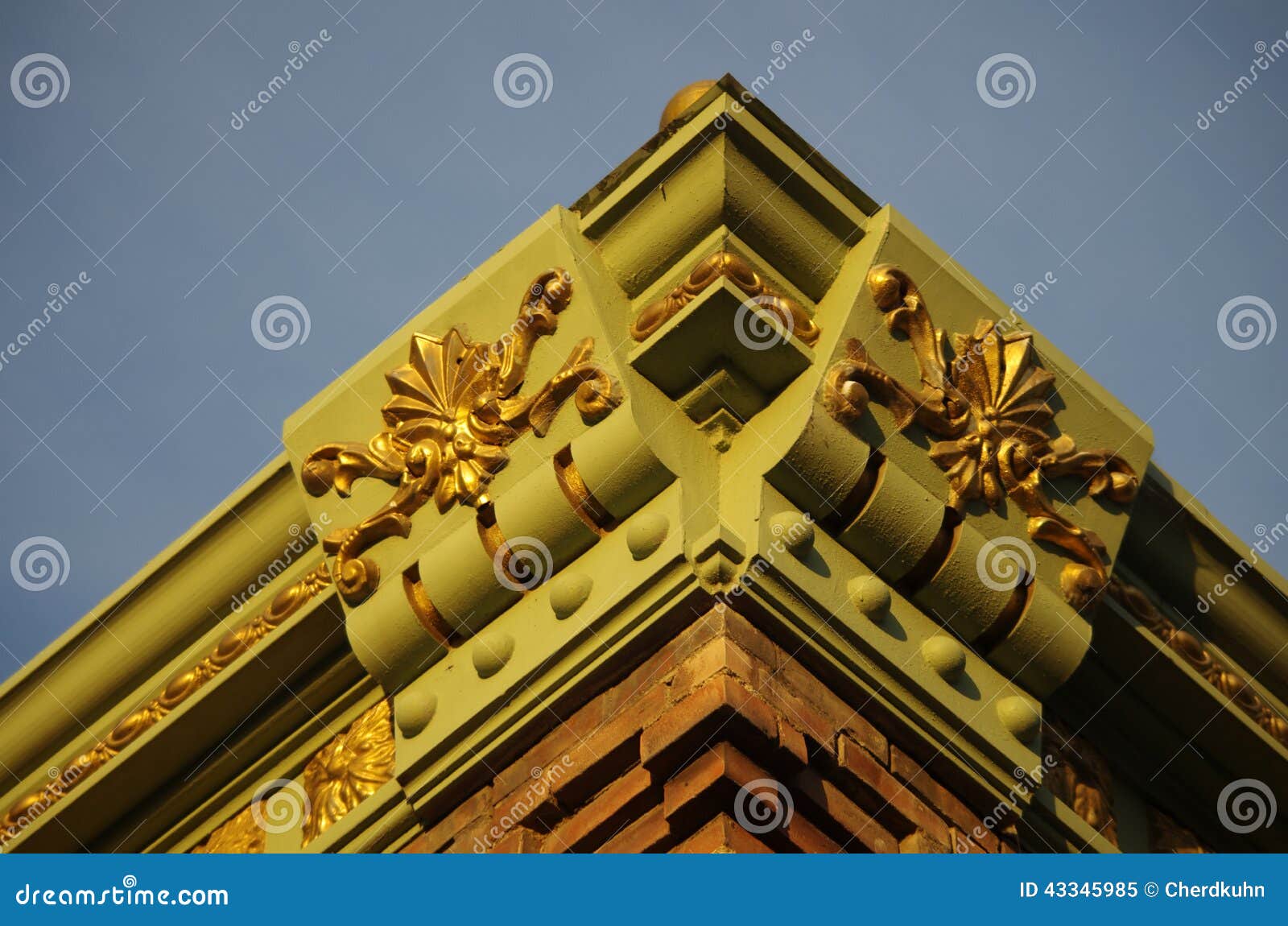 Detalle De La Cornisa Del Edificio Imagen de archivo - Imagen de ...
