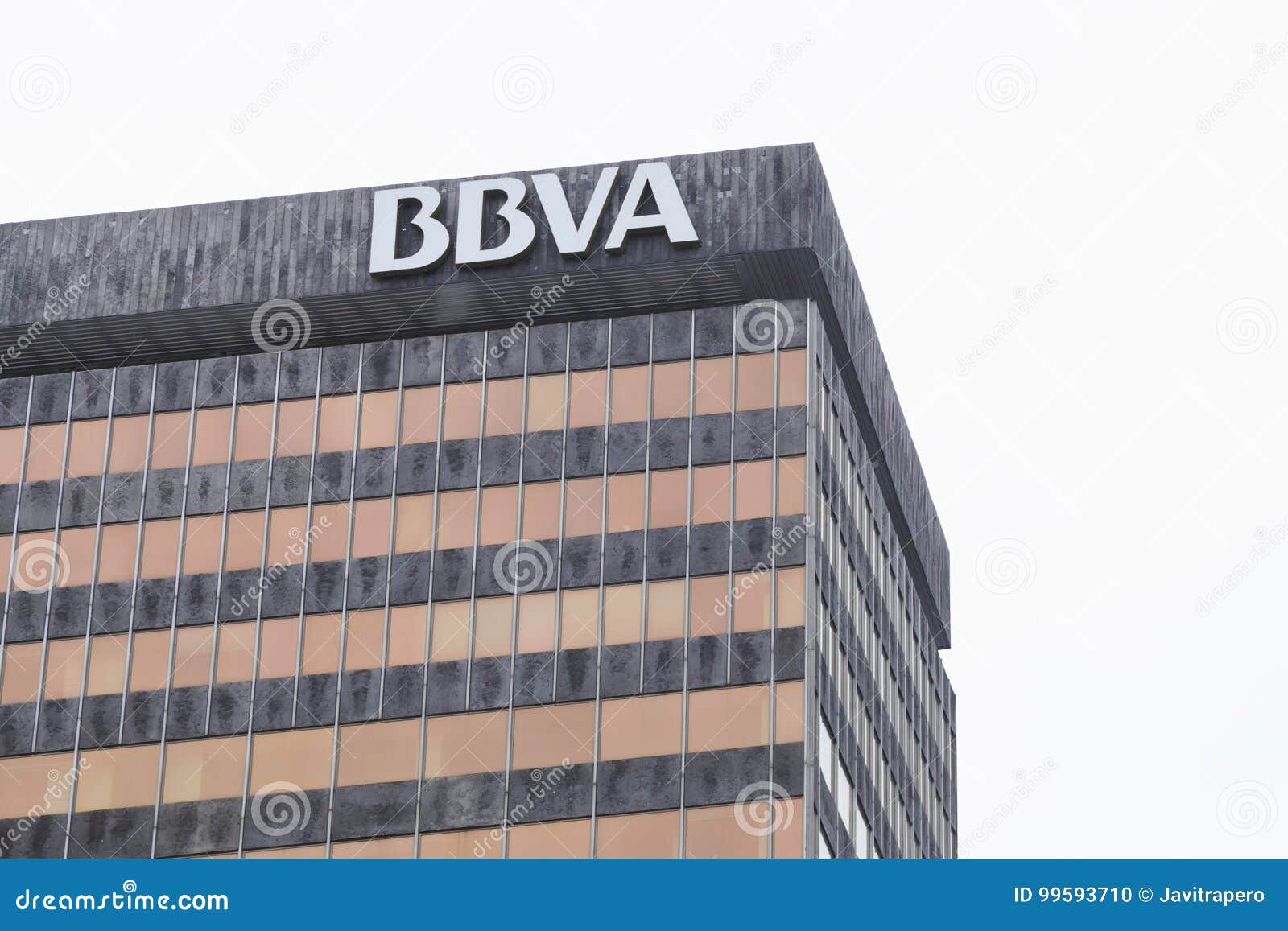 Detalle De La Fachada Del Edificio De Banco De BBVA Imagen editorial ...