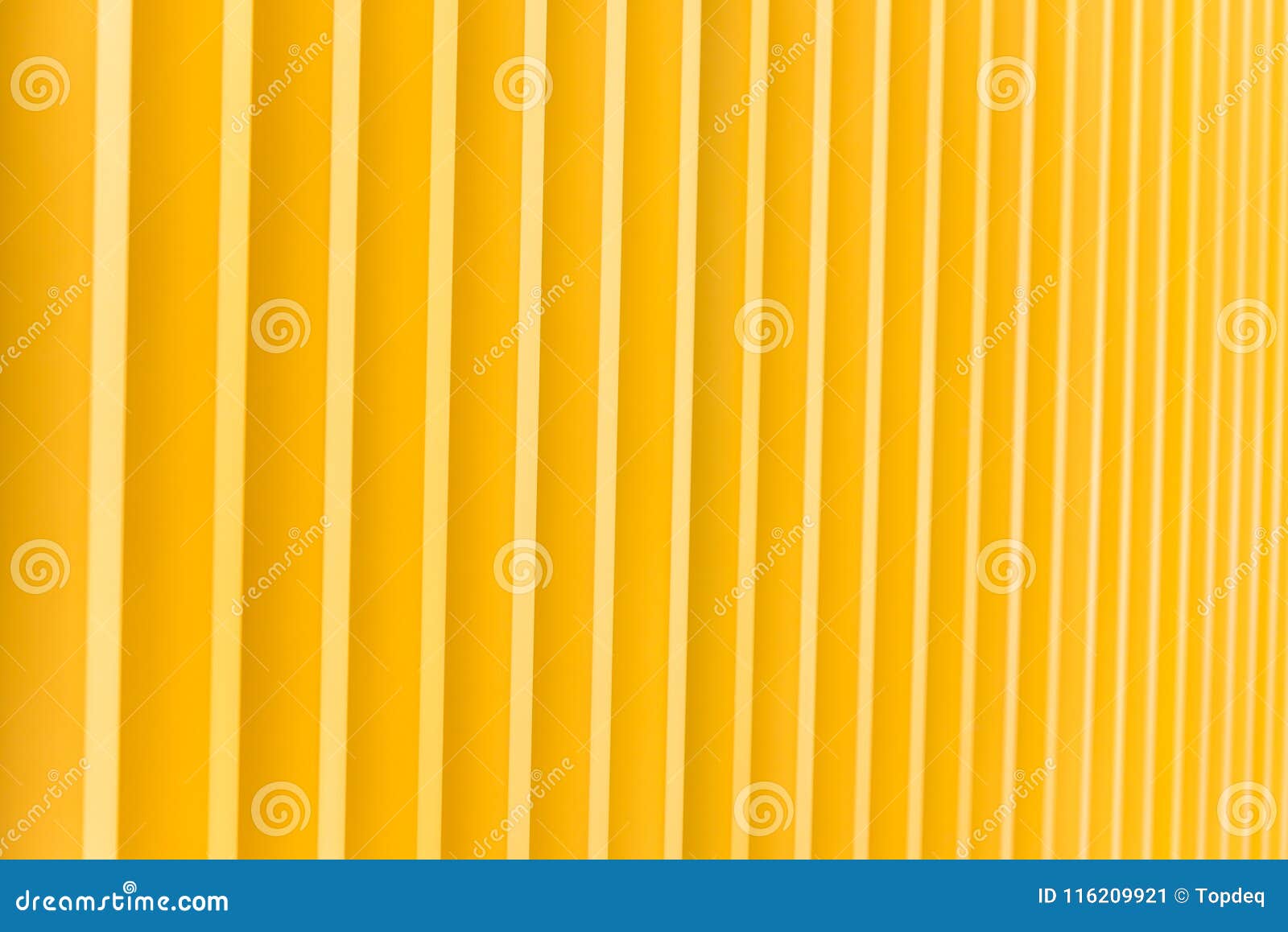 Detalle De La Fachada Del Edificio Del Metal Amarillo Imagen de archivo ...