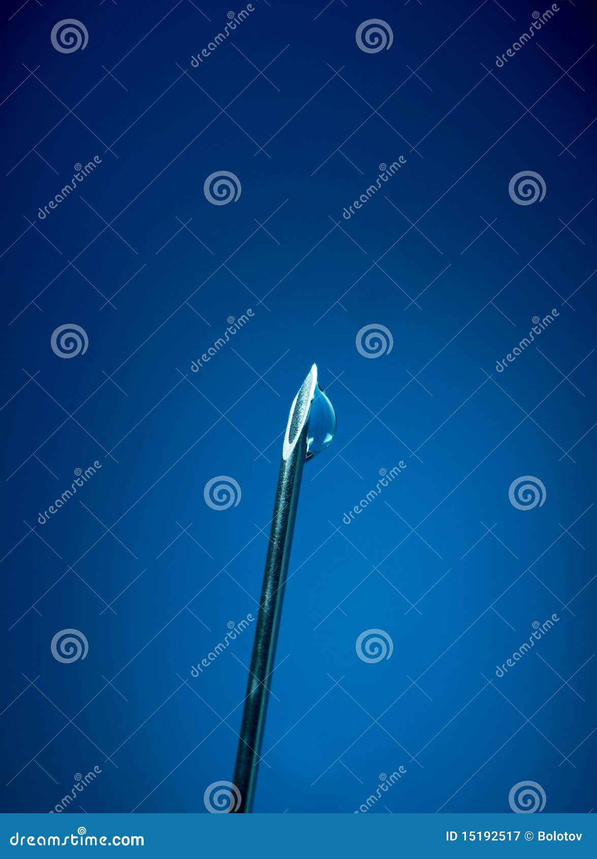 Detalle De Una Aguja Esterilizada Azul. Imagen de archivo - Imagen de ...