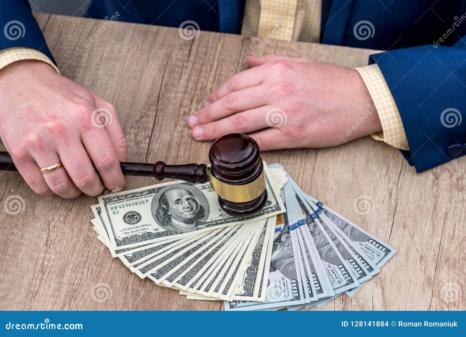 Detalle Del Juez Corrompido Foto de archivo - Imagen de justicia ...