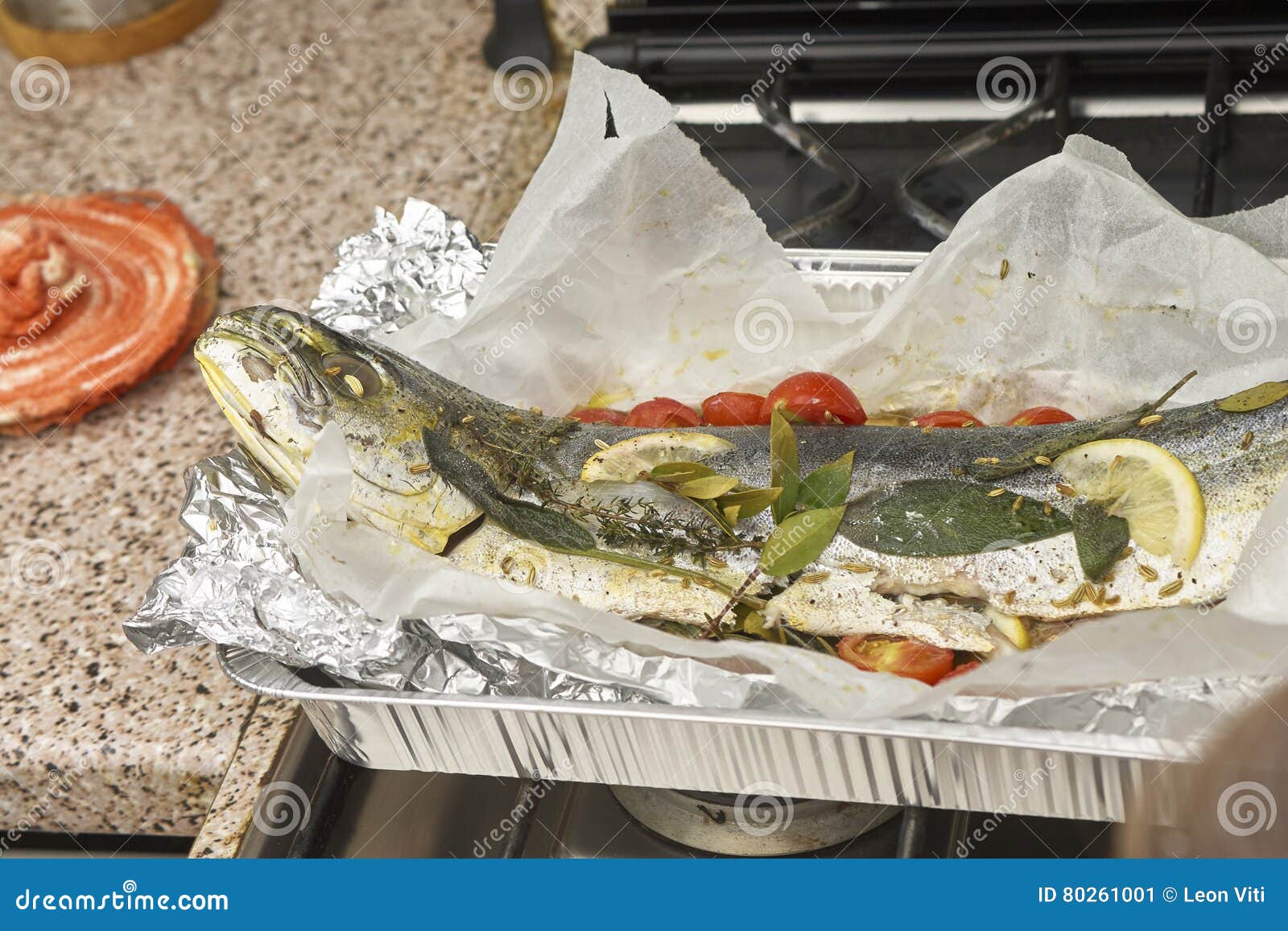 Detalle Del Lampuga Cocinado Imagen de archivo - Imagen de marina ...