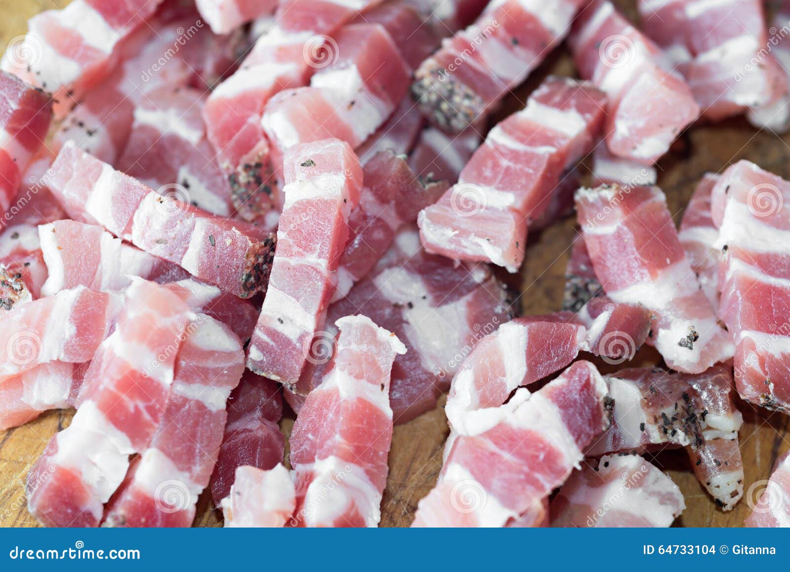 Detalle del tocino crudo foto de archivo. Imagen de rojo - 64733104