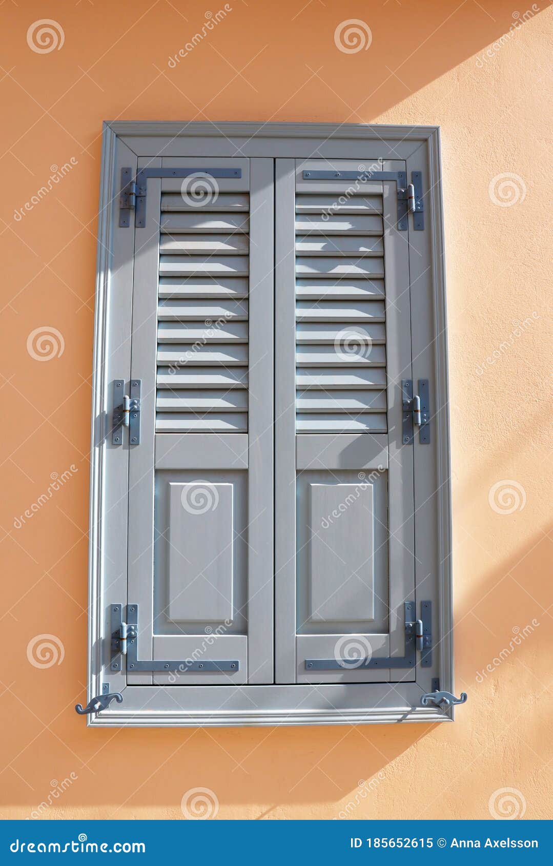 Detalles de un edificio imagen de archivo. Imagen de casero - 185652615