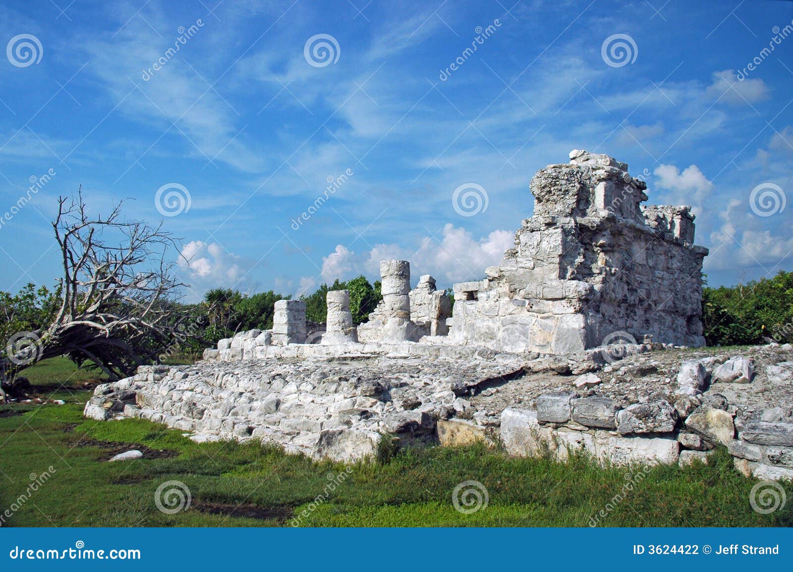 Deteriorated Mayan Ruins Near the Beach Stock Photo - Image of ancient ...