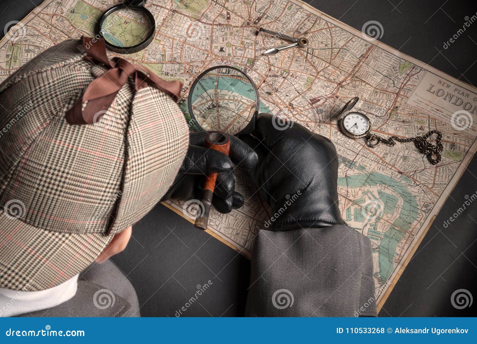 Detetive e mapa de Londres foto de stock. Imagem de confidencial ...