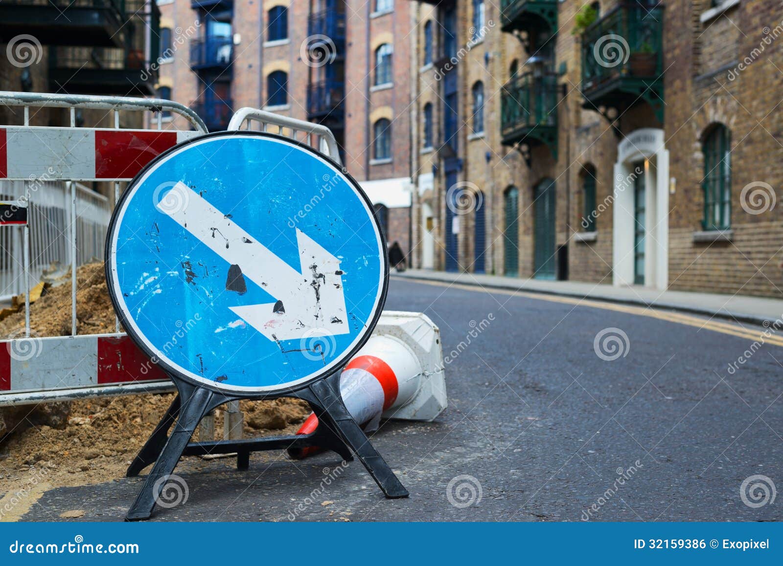 Right Road Route Direction Pointer This Way Sign Perspective, Green ...