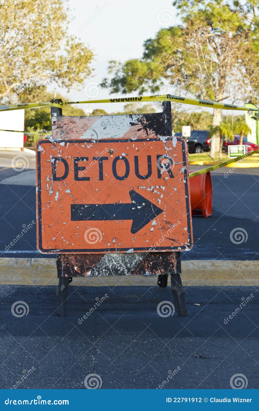 Detour sign in roadway stock photo. Image of road, advertising - 22791912
