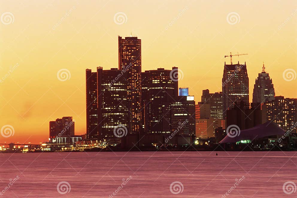 Detroit, skyline do MI imagem de stock. Imagem de lagos - 23147717