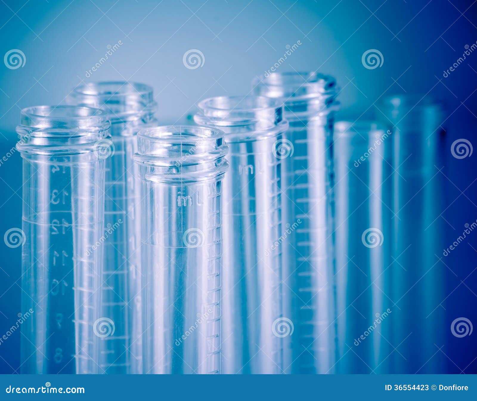 Dettaglio Delle Provette in Laboratorio Immagine Stock - Immagine di ...