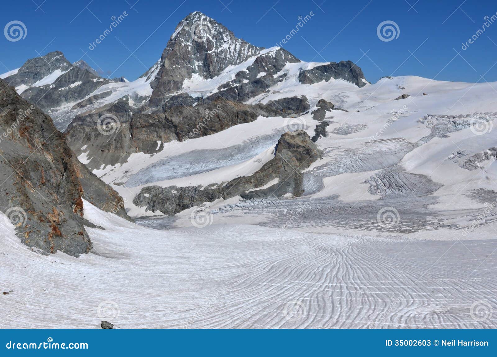 Deuk Blanche stock afbeelding. Image of bergen, hoog - 35002603