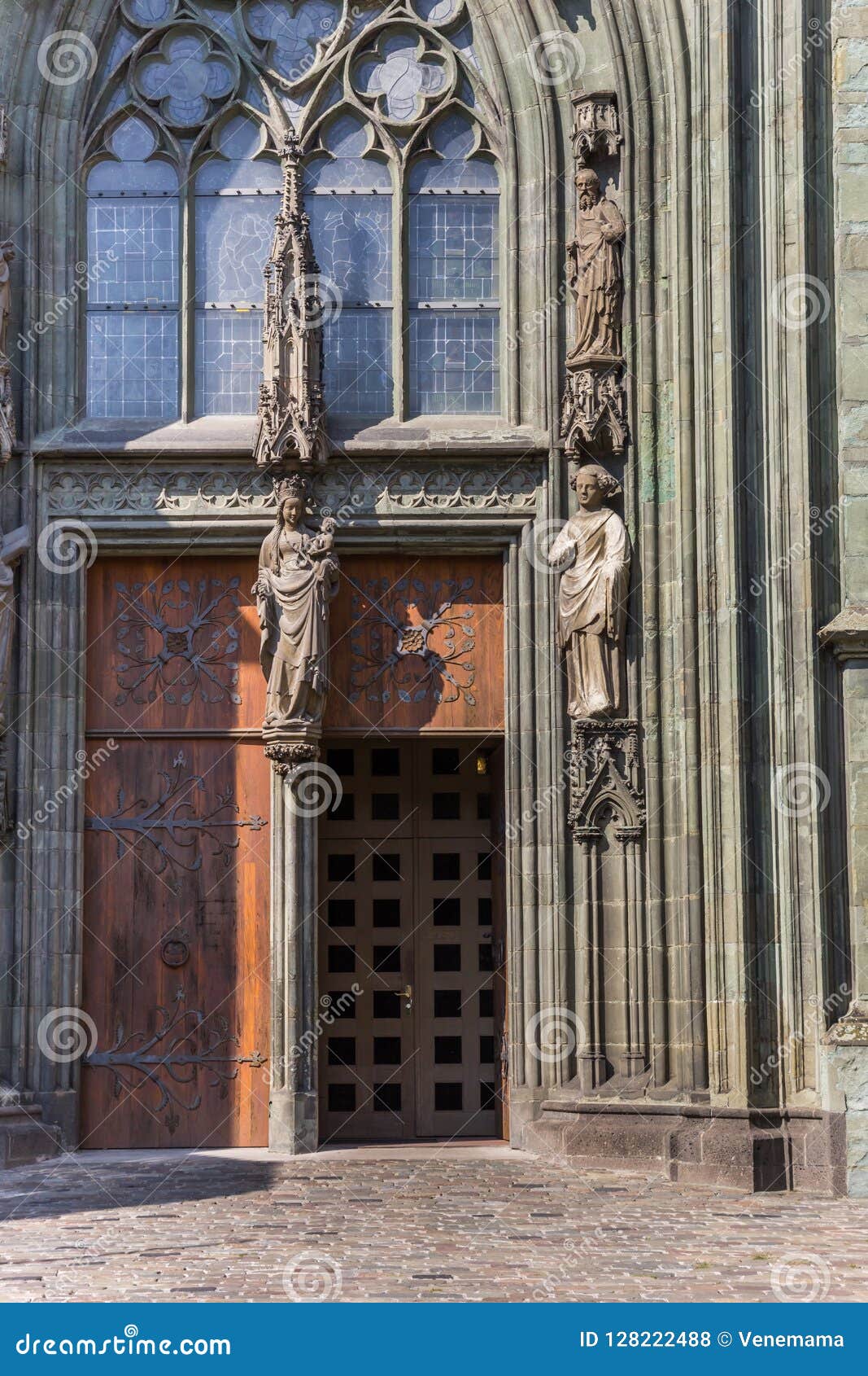 Deur Van De St Patrokli Dom Kerk Van Soest Stock Foto - Image of ...