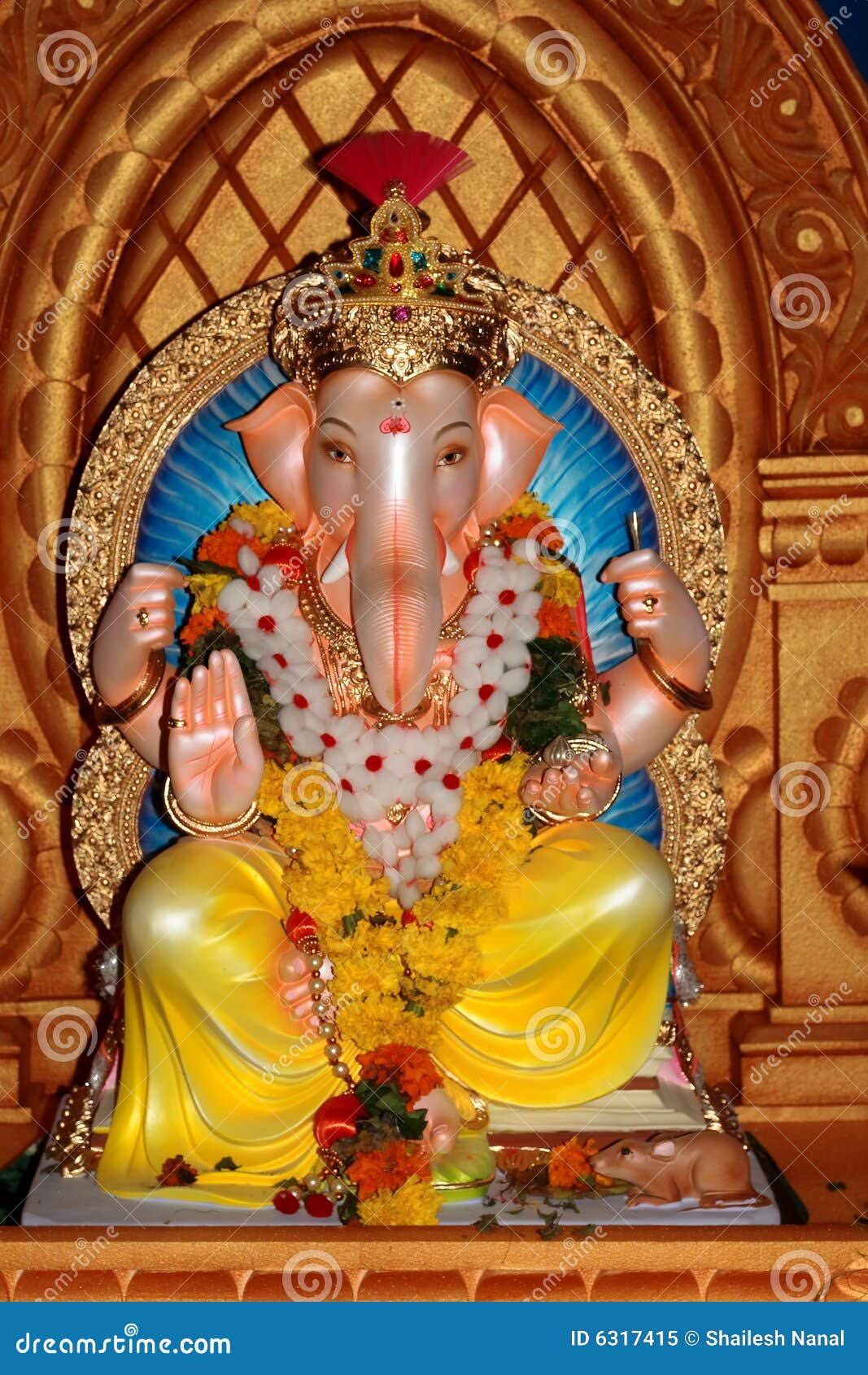 Deus Indiano Da Prosperidade Imagem de Stock - Imagem de bonito, dentes ...