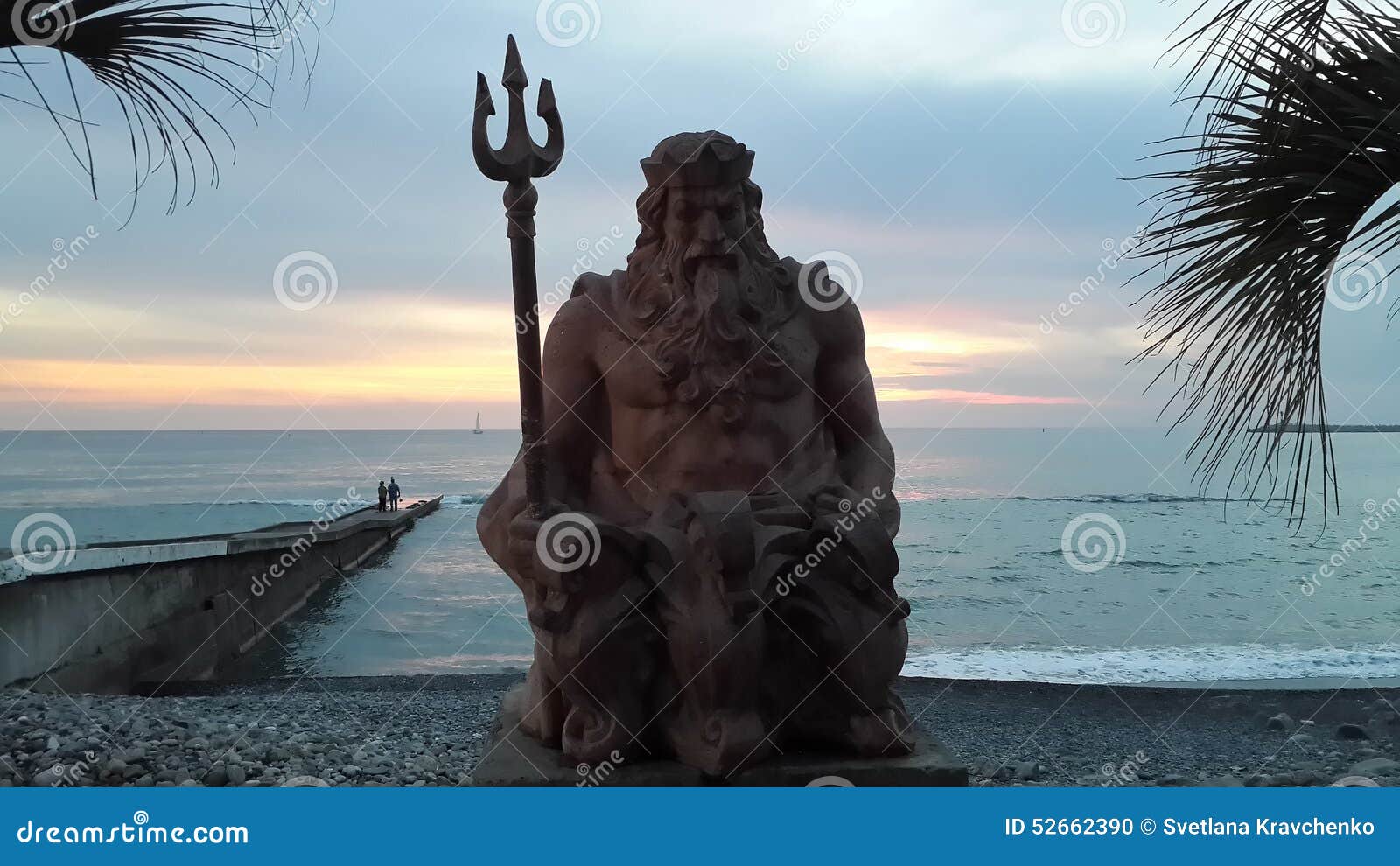 Deus Netuno Do Mar No Por Do Sol, Recurso De Sochi Foto de Stock ...