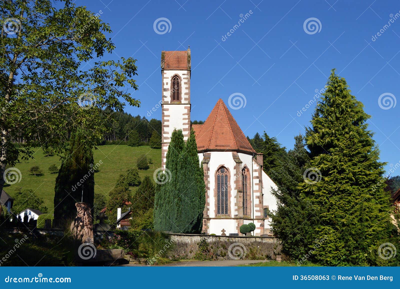 Deutsche Kirche stockbild. Bild von katholizismus, hügel - 36508063