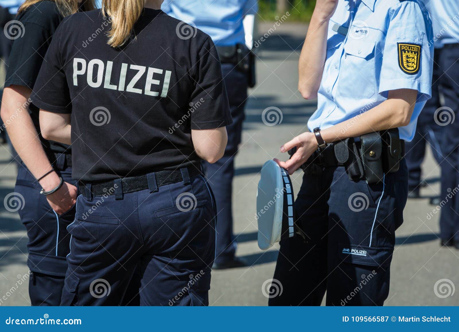 Deutsche Polizeiuniform Im Detail Stockbild - Bild von zustand, betrieb ...