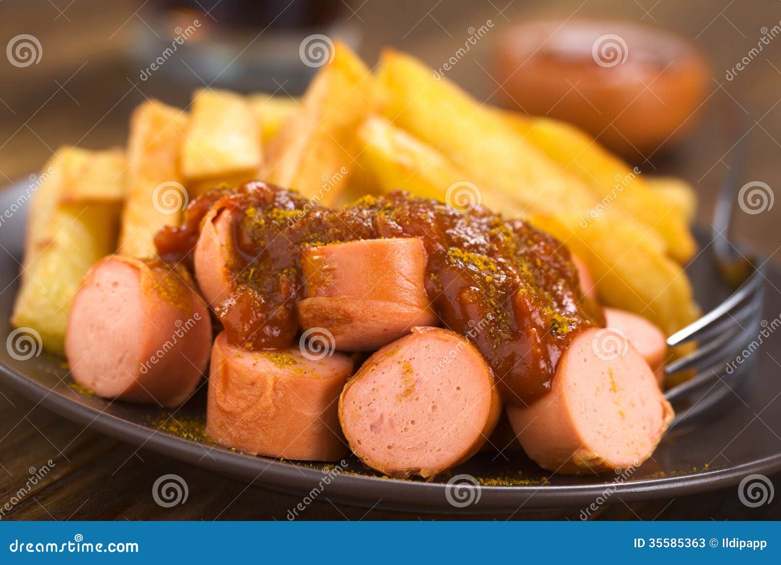 Deutscher Schnellimbiß Nannte Currywurst Stockbild - Bild von chips ...