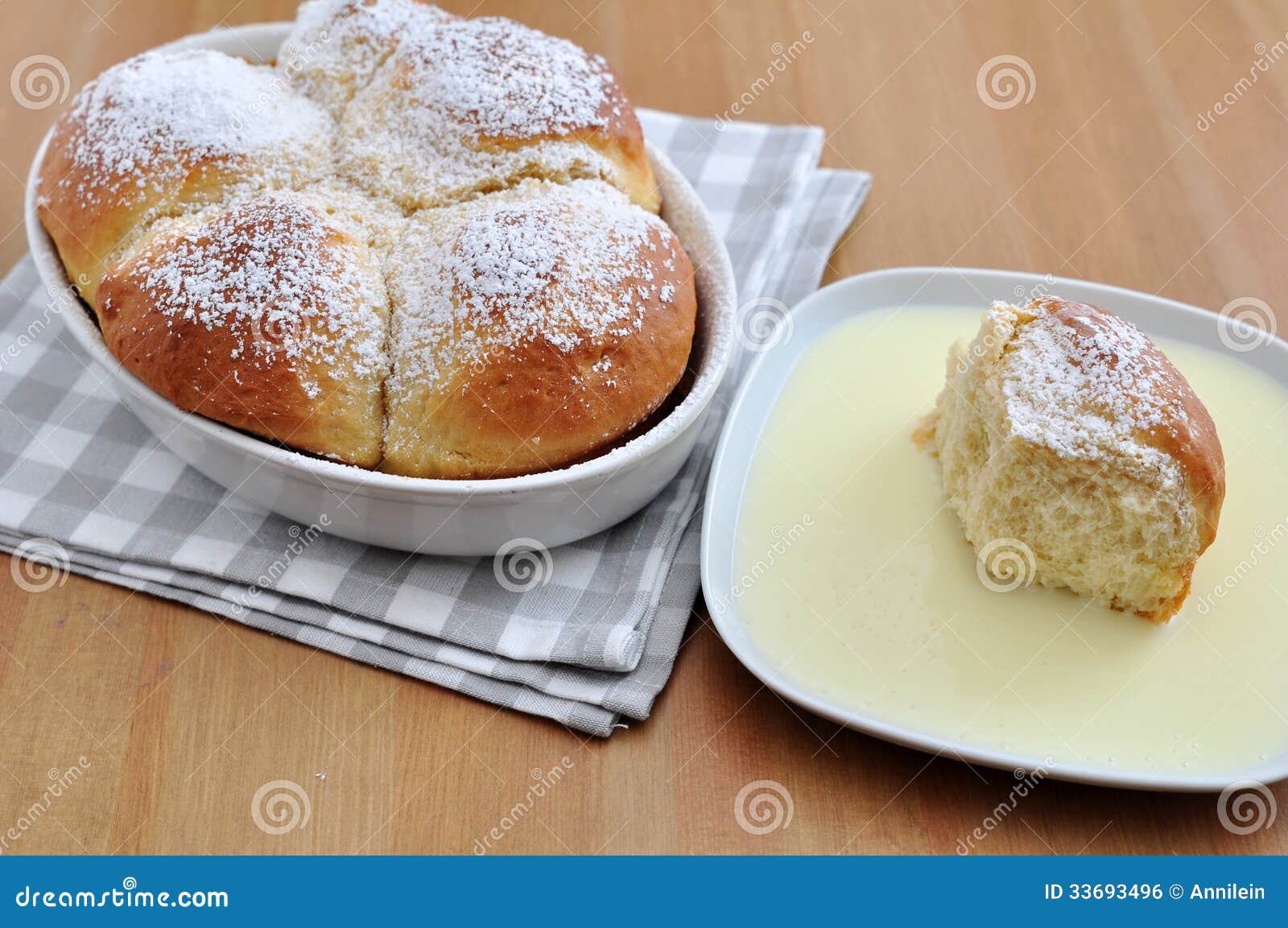 Deutsches Hefe-Gebäck stockfoto. Bild von koch, laib - 33693496