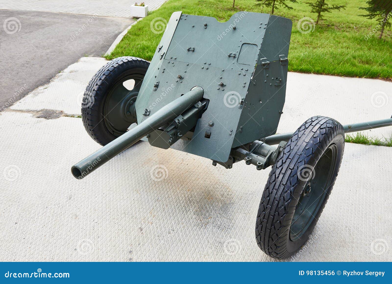 Deutsches Panzerabwehr- Gewehr PAK 36 Stockfoto - Bild von wehrmacht ...