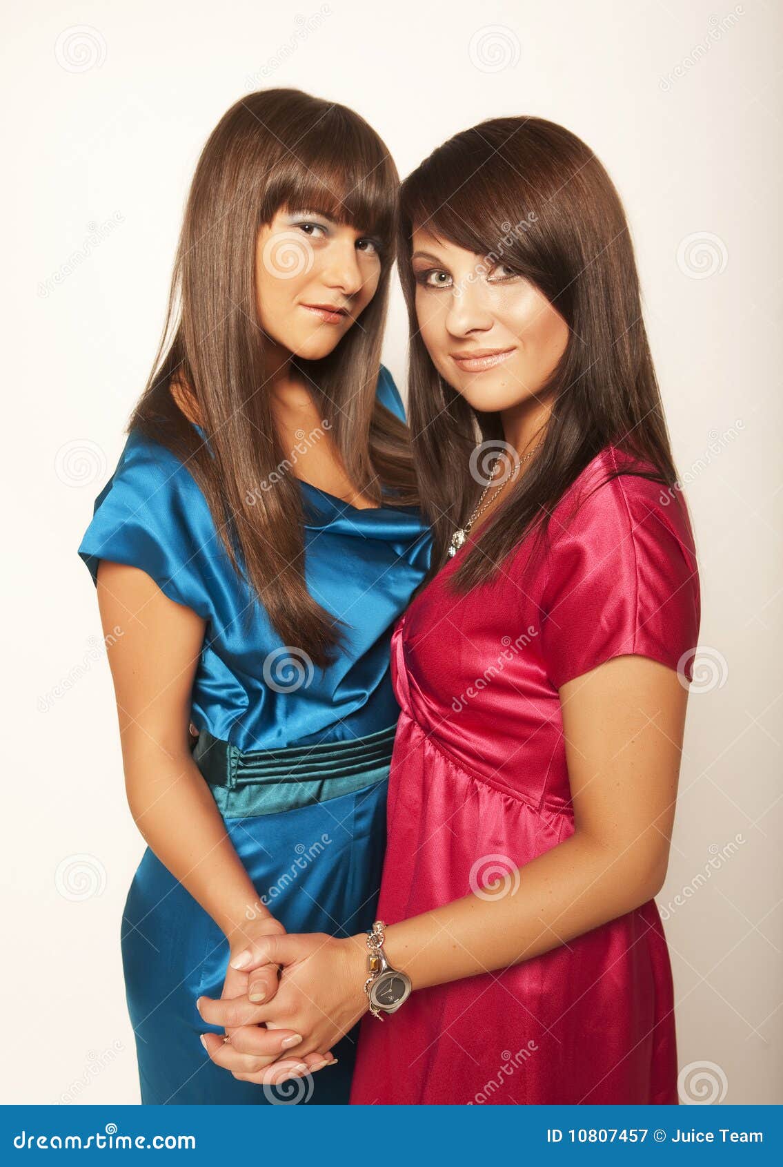 Deux jeunes filles sexy image stock. Image du coloré - 10807457 Deux jeunes filles sexy image stock. Image du coloré - 10807457