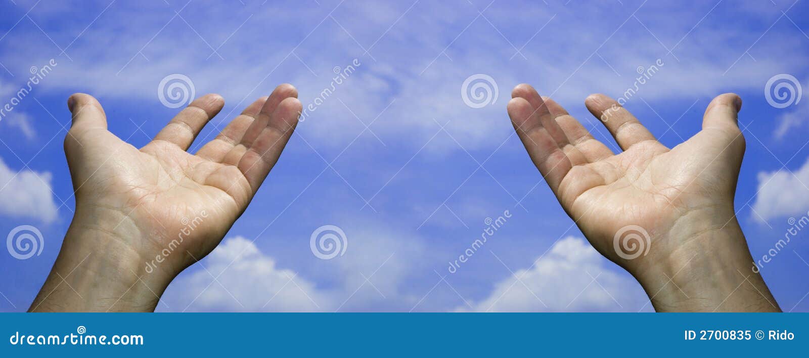 Deux Mains Ouvertes Dans Le Ciel Image stock - Image du guide, recevez ...