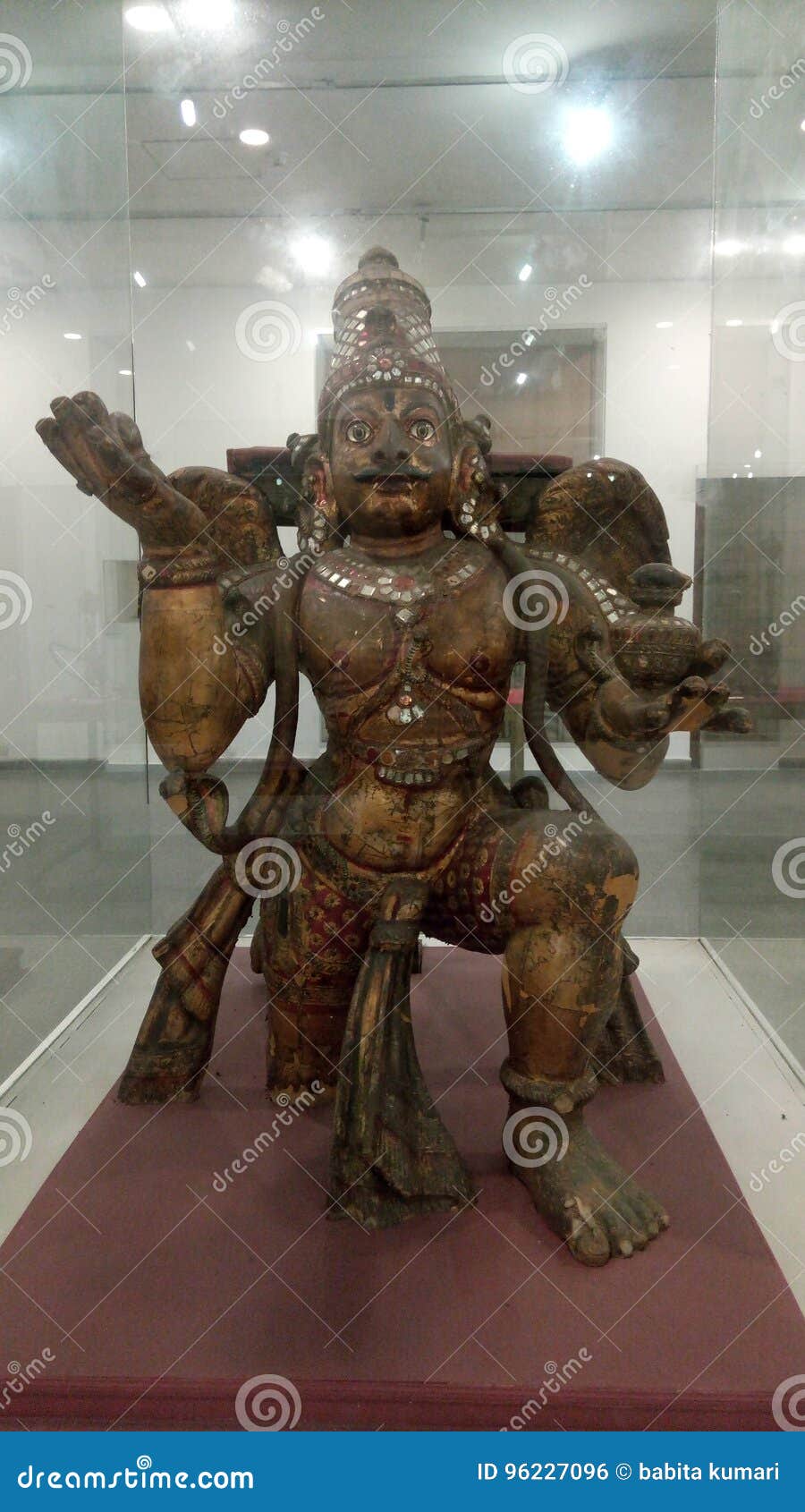 Deva di Garul fotografia stock. Immagine di vishnu, deva - 96227096