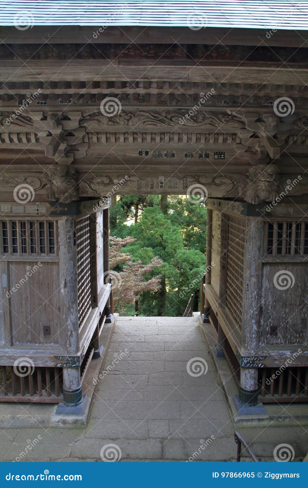 The Nio-mon Deva Gate At Kiyomizu-dera Temple. Kyoto. Japan Editorial ...