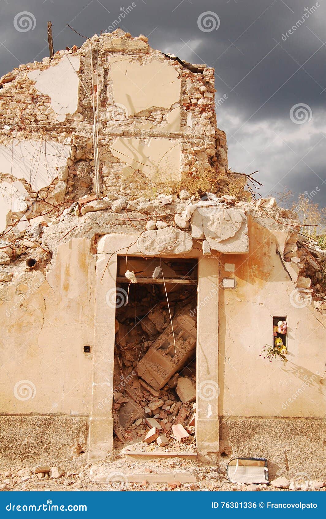 The Devastation Caused by the Earthquake Stock Photo - Image of ...