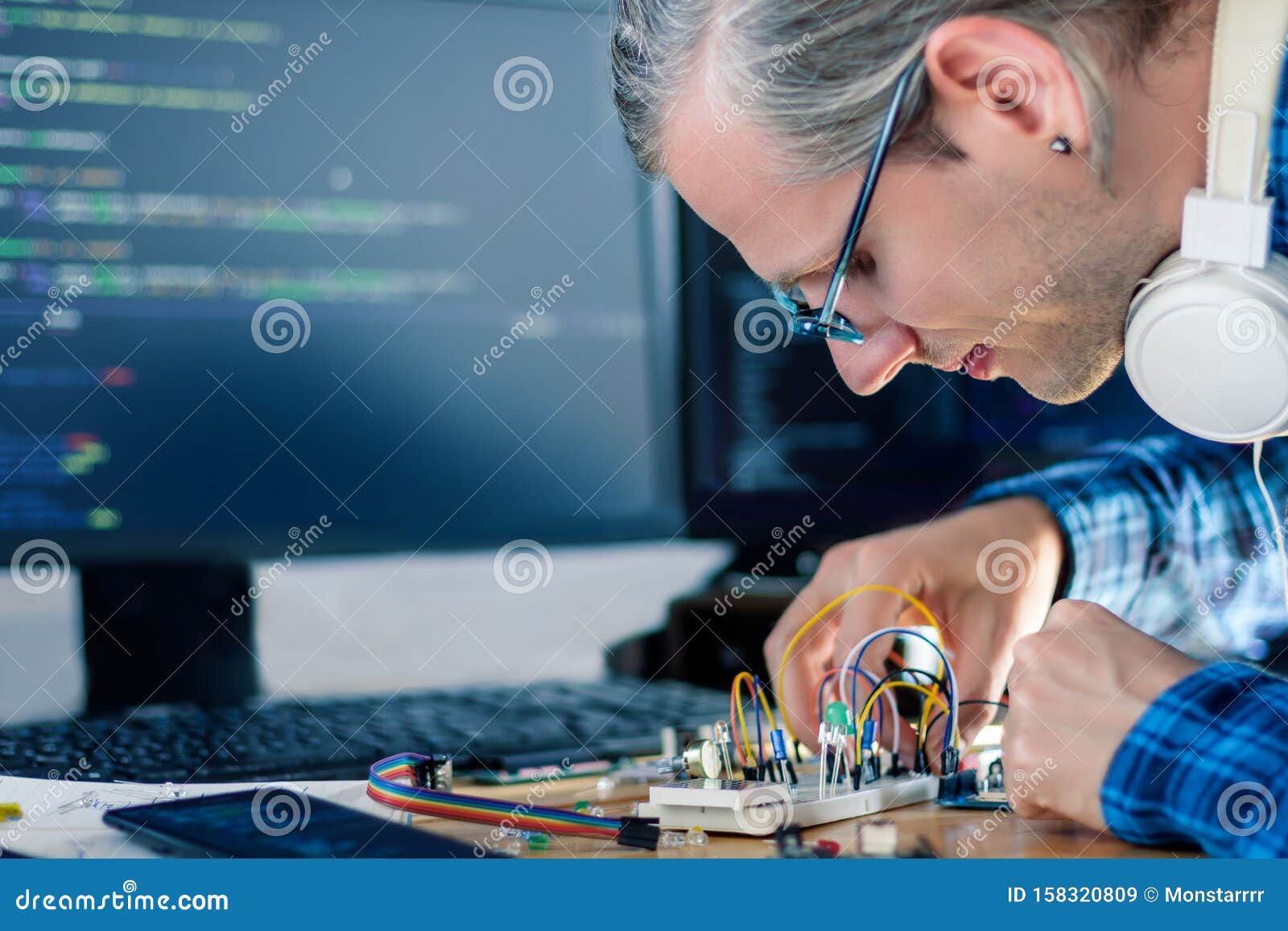 Microcontroller Prototype Board Stock Photography Cartoondealer