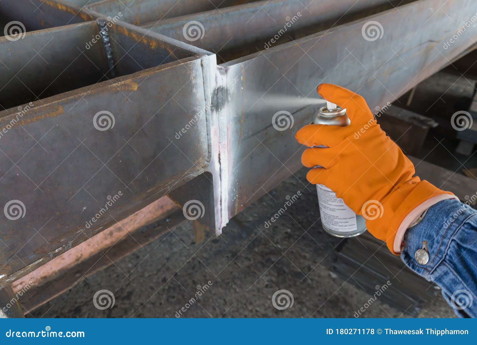 After Use Developer Spray Into The Welded To Pull The Liquid Penetrate ...