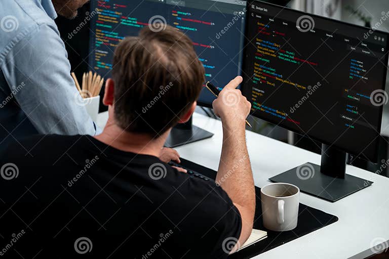 It Developers Discussing Online Software Development Information ...