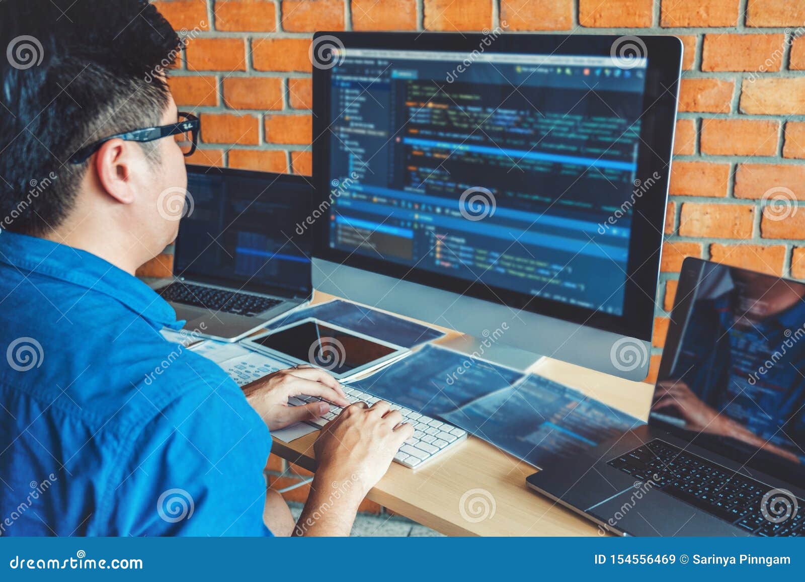 Developing Programmer Development Website Design And Coding Technologies Working In Software