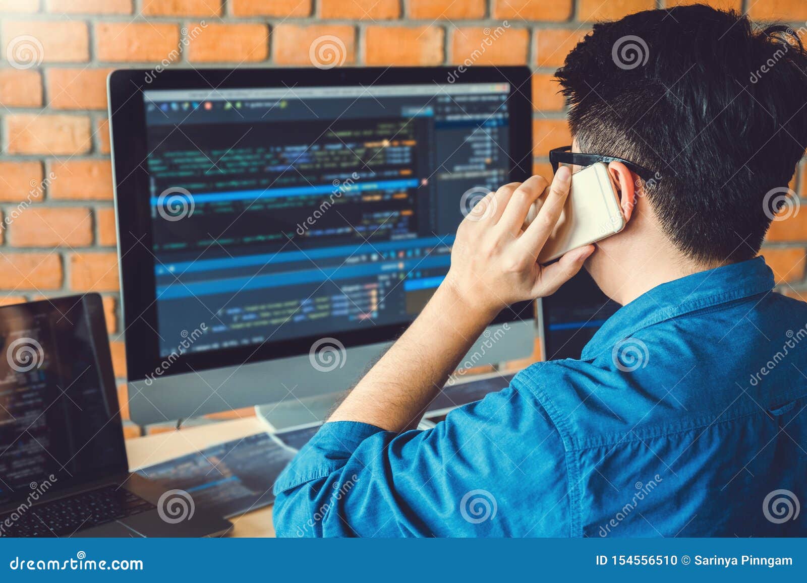 Developing Programmer Development Website Design And Coding