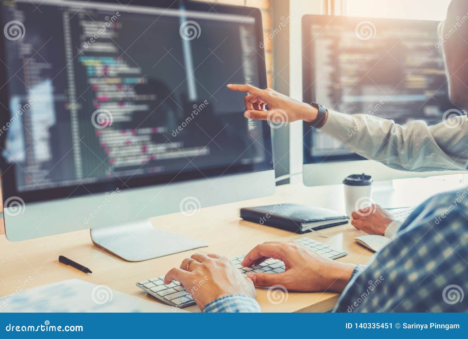Developing Programmer Team Development Website Design And Coding