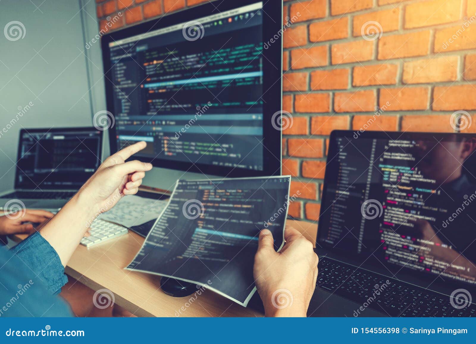 Developing Programmer Team Development Website Design and Coding ...